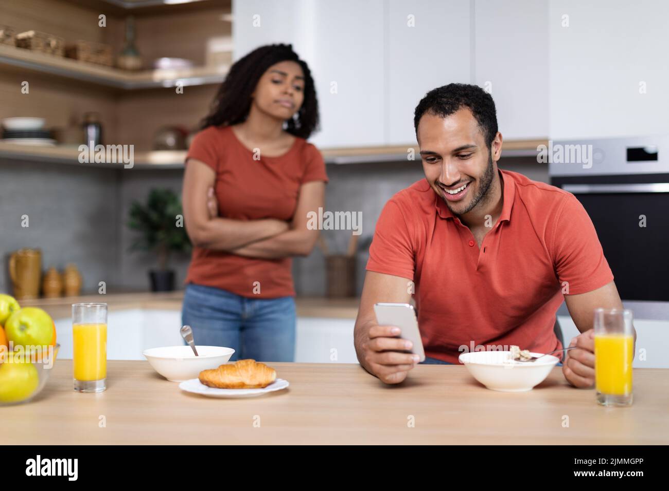 Husband and wife laughing hi-res stock photography and images - Alamy