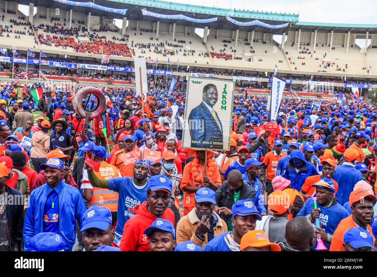 Nairobi, Kenya. 06th Aug, 2022. A crowd of the Azimio la Umoja Kenya Kwanza supporters during ...