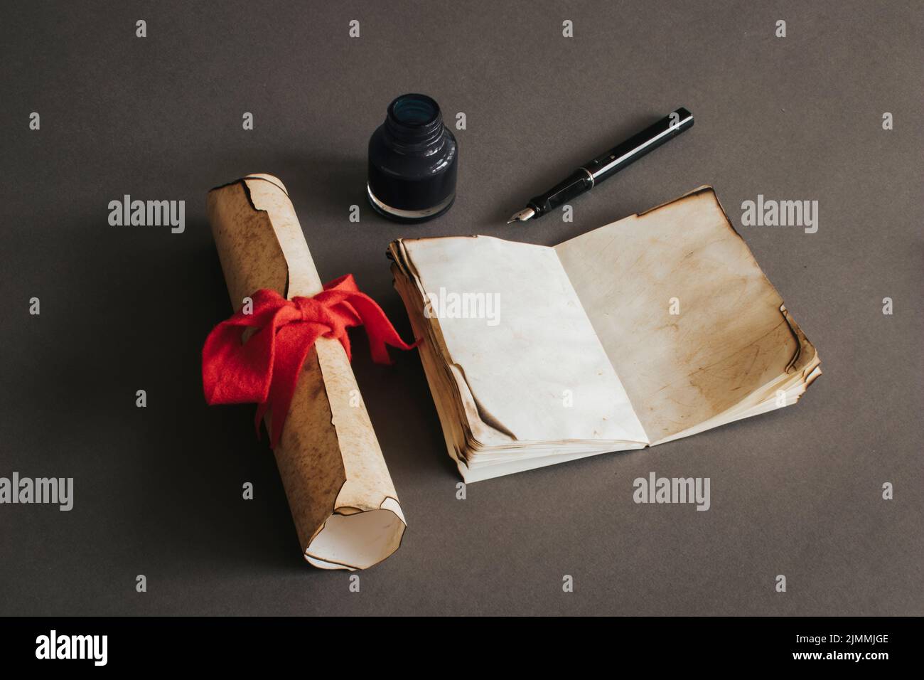 Vintage book border hi-res stock photography and images - Alamy