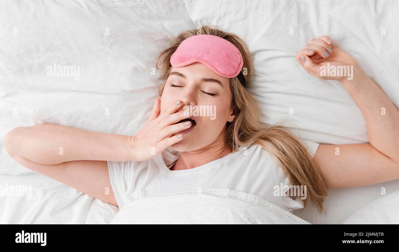 Sleepy woman work hi-res stock photography and images - Alamy