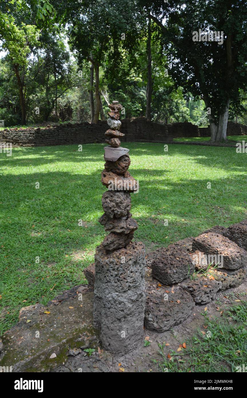 Stacking art hi-res stock photography and images - Alamy