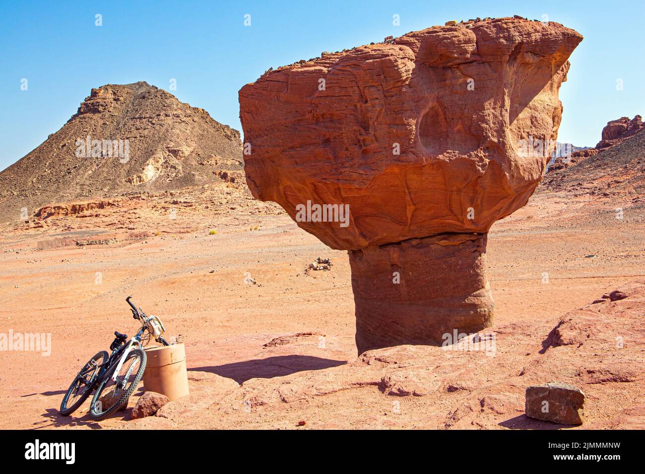 Empty park and bike hi-res stock photography and images - Alamy