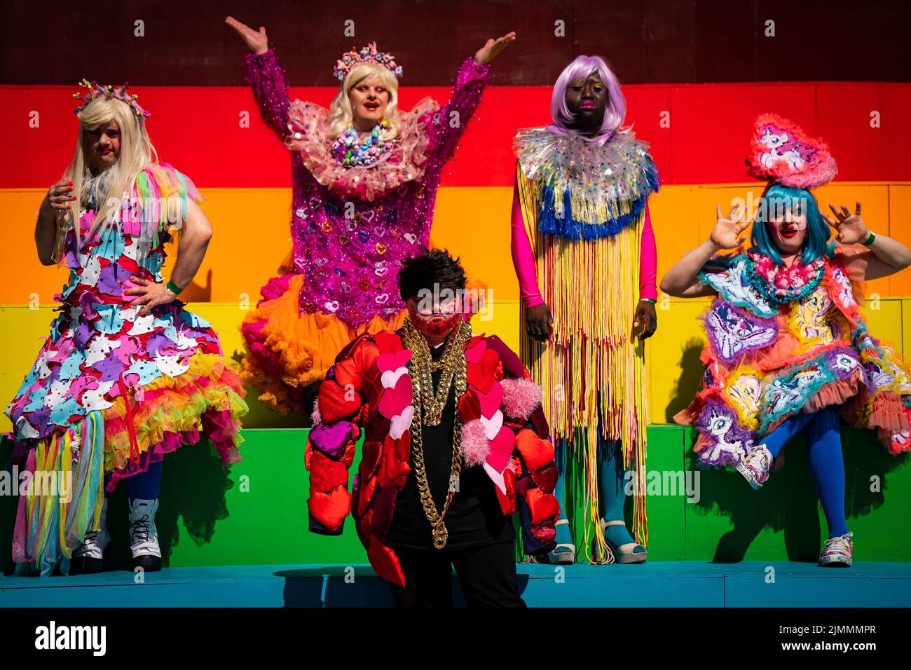 Drag syndrome hi-res stock photography and images - Alamy