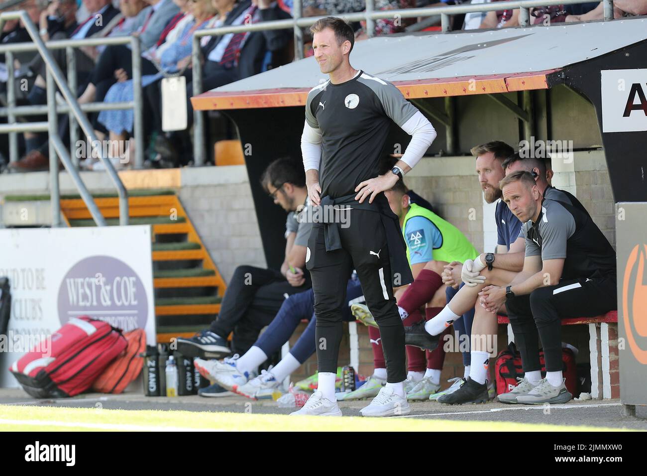 Gateshead manager Michael Williamson during Dagenham & Redbridge vs ...