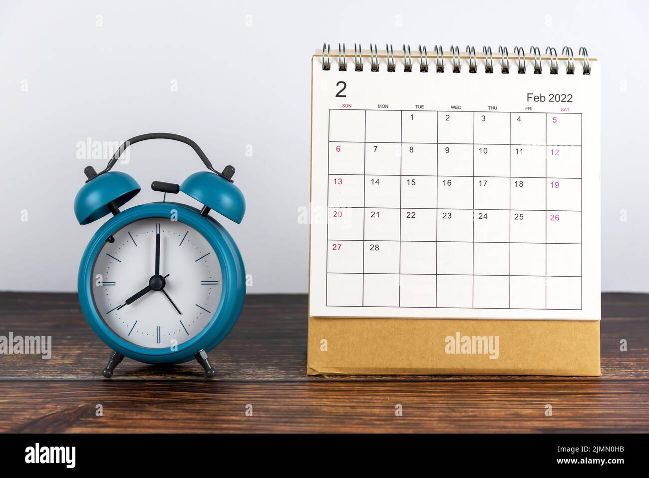 February 2022 calendar date. Plain sitting calendar February 2022 with ...