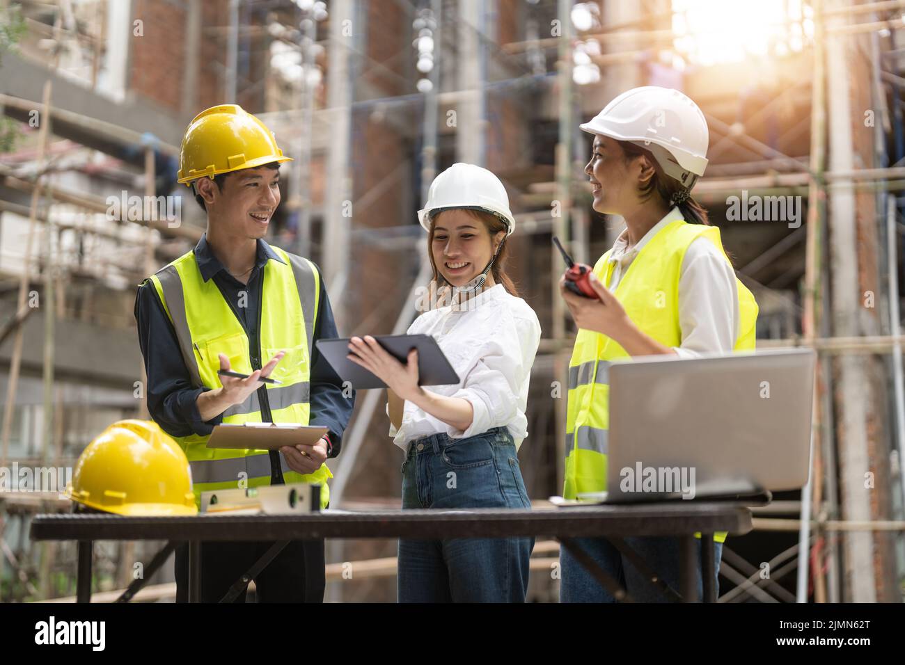 Team building project hi-res stock photography and images - Alamy