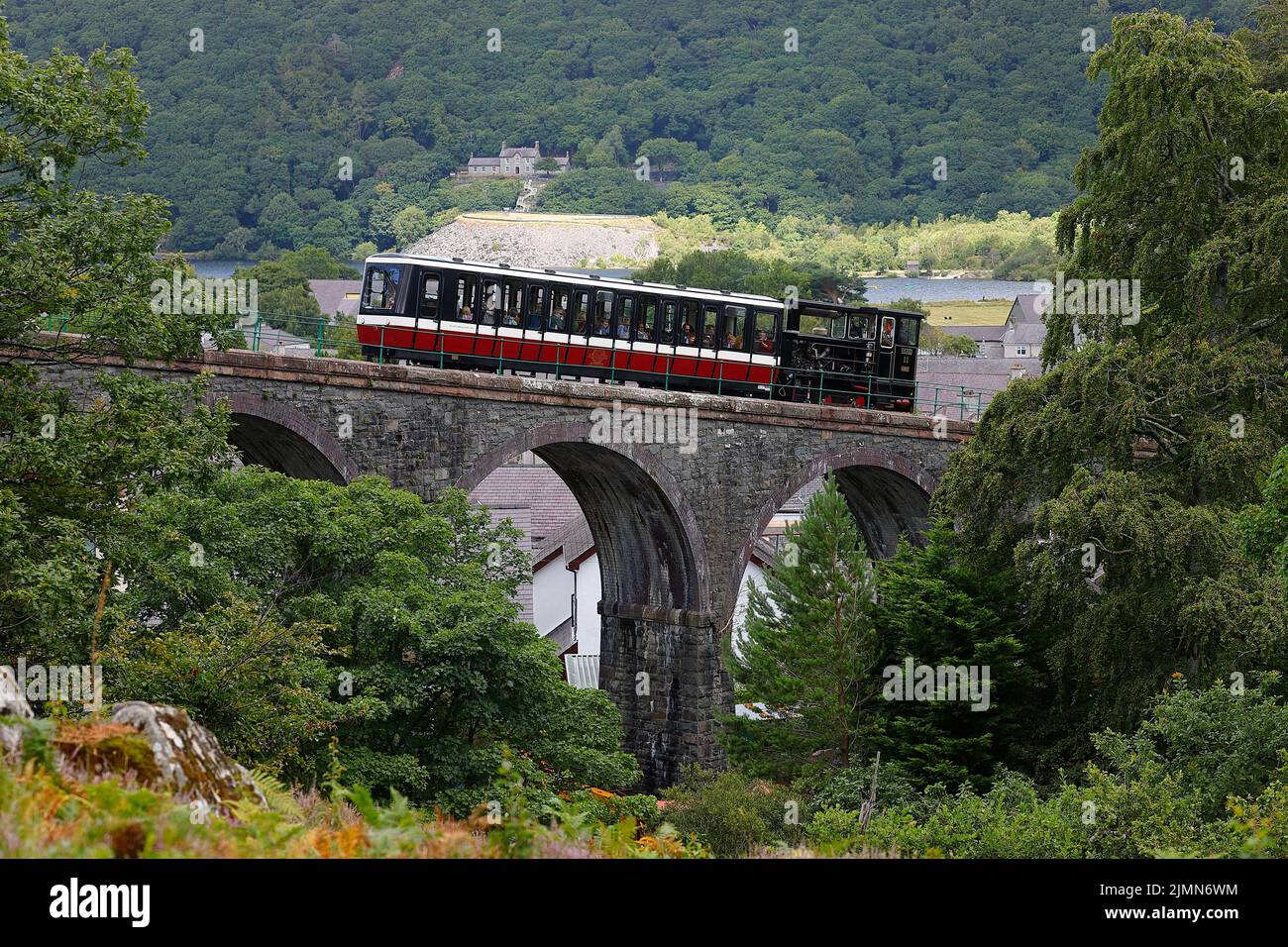 Train on snowdon mountain railway hi-res stock photography and images ...