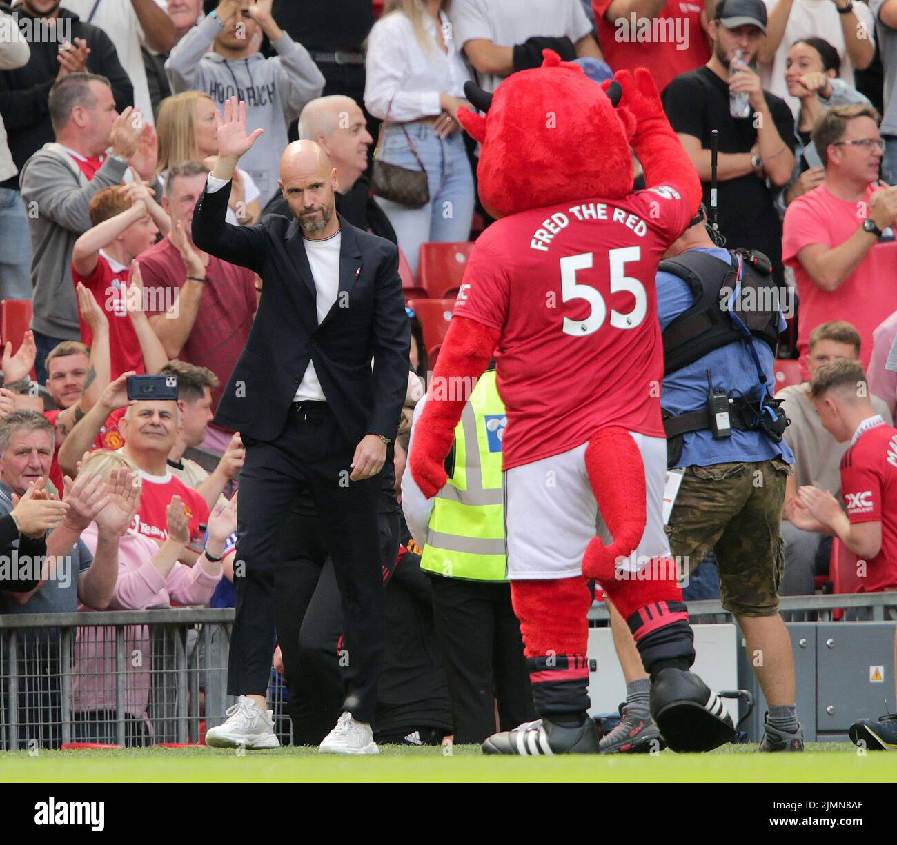 Erik ten hag 2022 united brighton hi-res stock photography and images ...