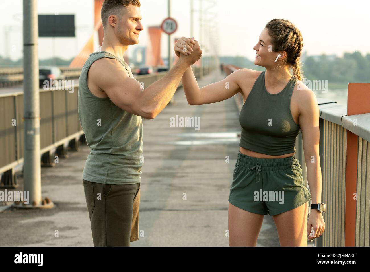 Handshake strong hi-res stock photography and images - Alamy