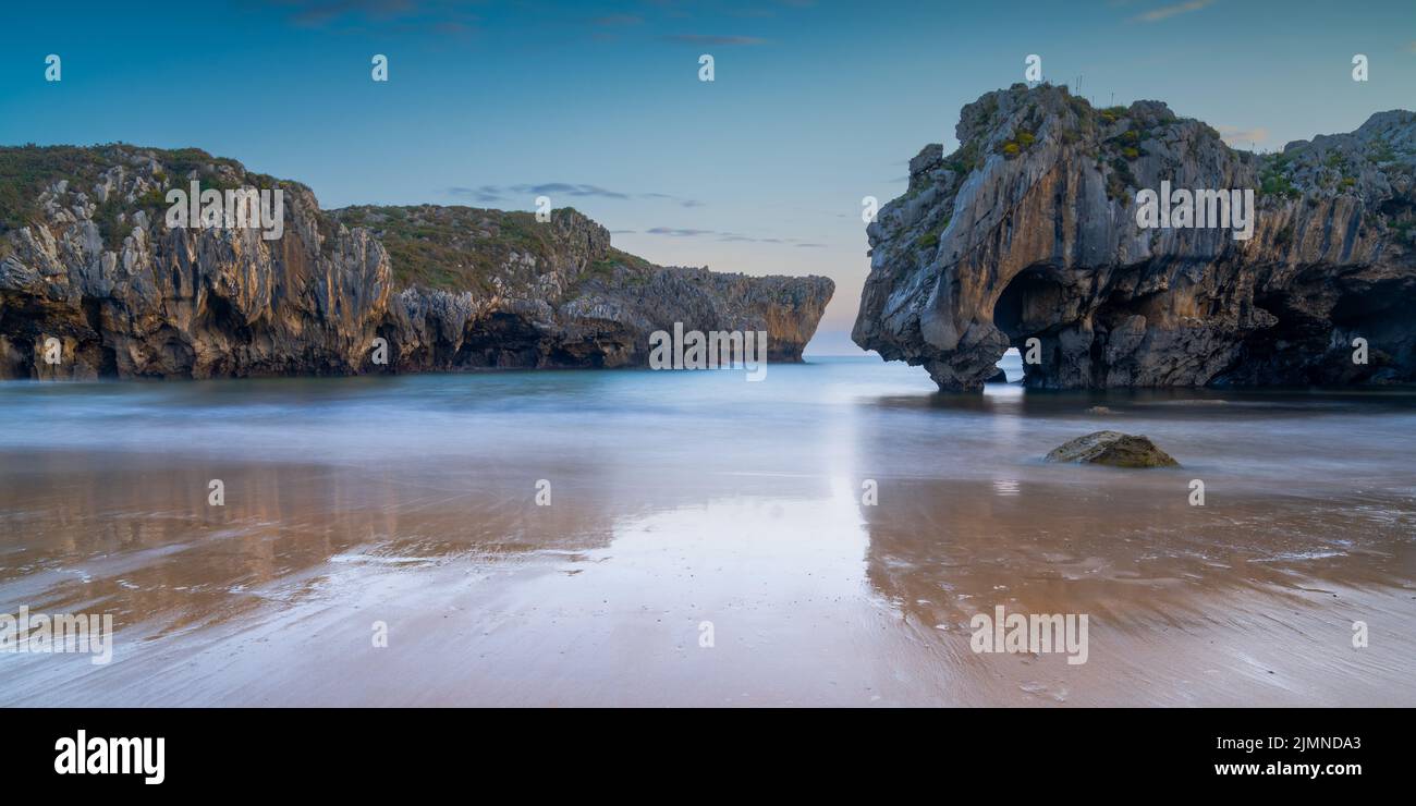 Costa verde cliffs hi-res stock photography and images - Alamy