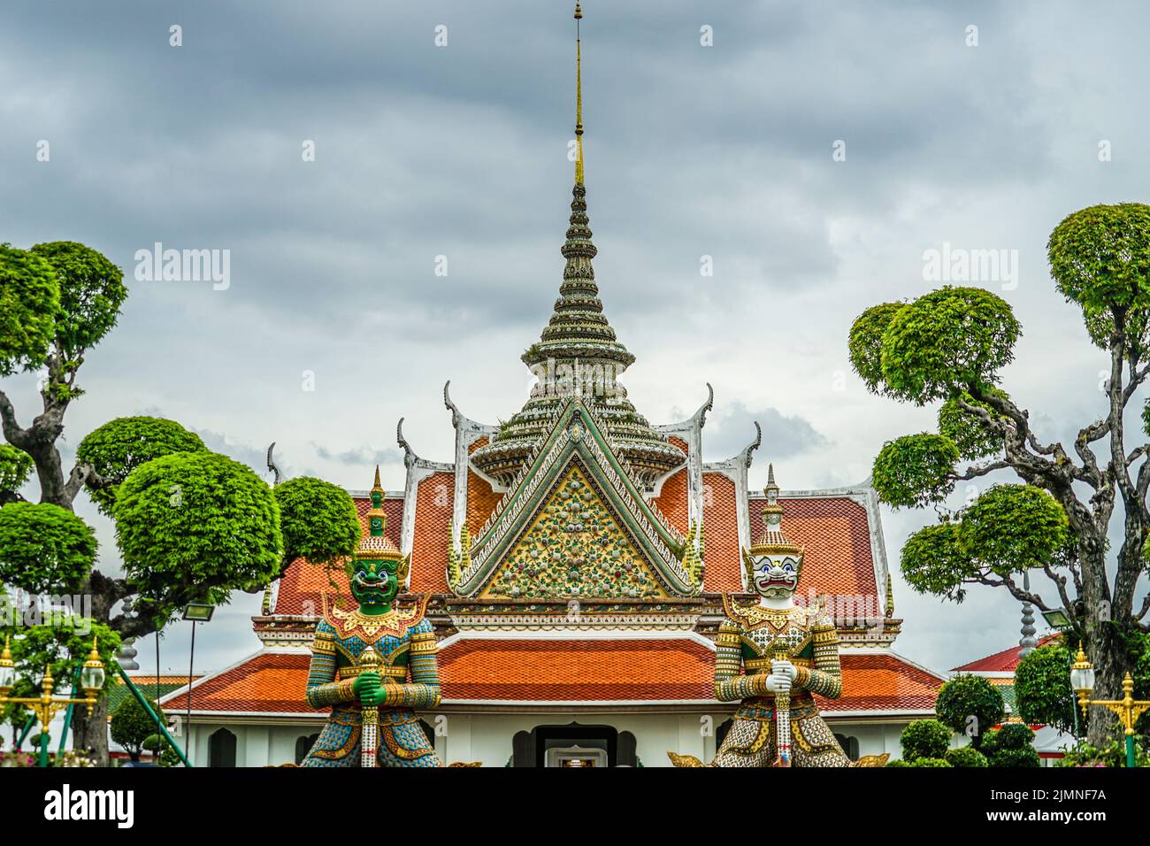 Tower of wat po temple hi-res stock photography and images - Alamy