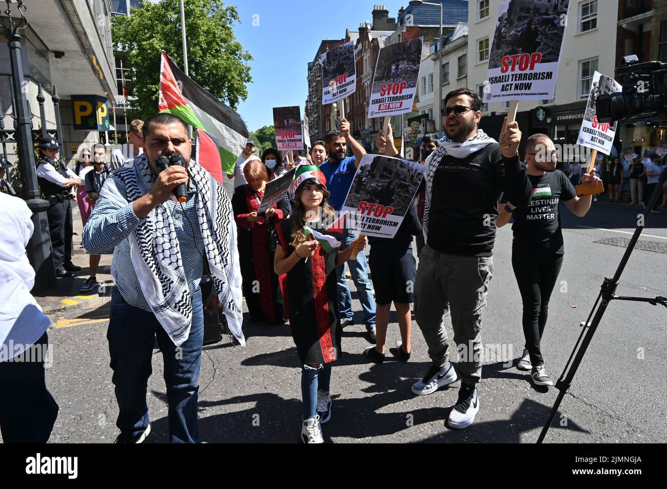 Israeli Embassy London, UK. 7th August 2022. Palestinians activist ...