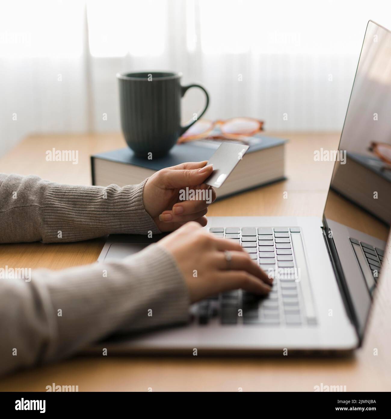 Woman working laptop hi-res stock photography and images - Alamy