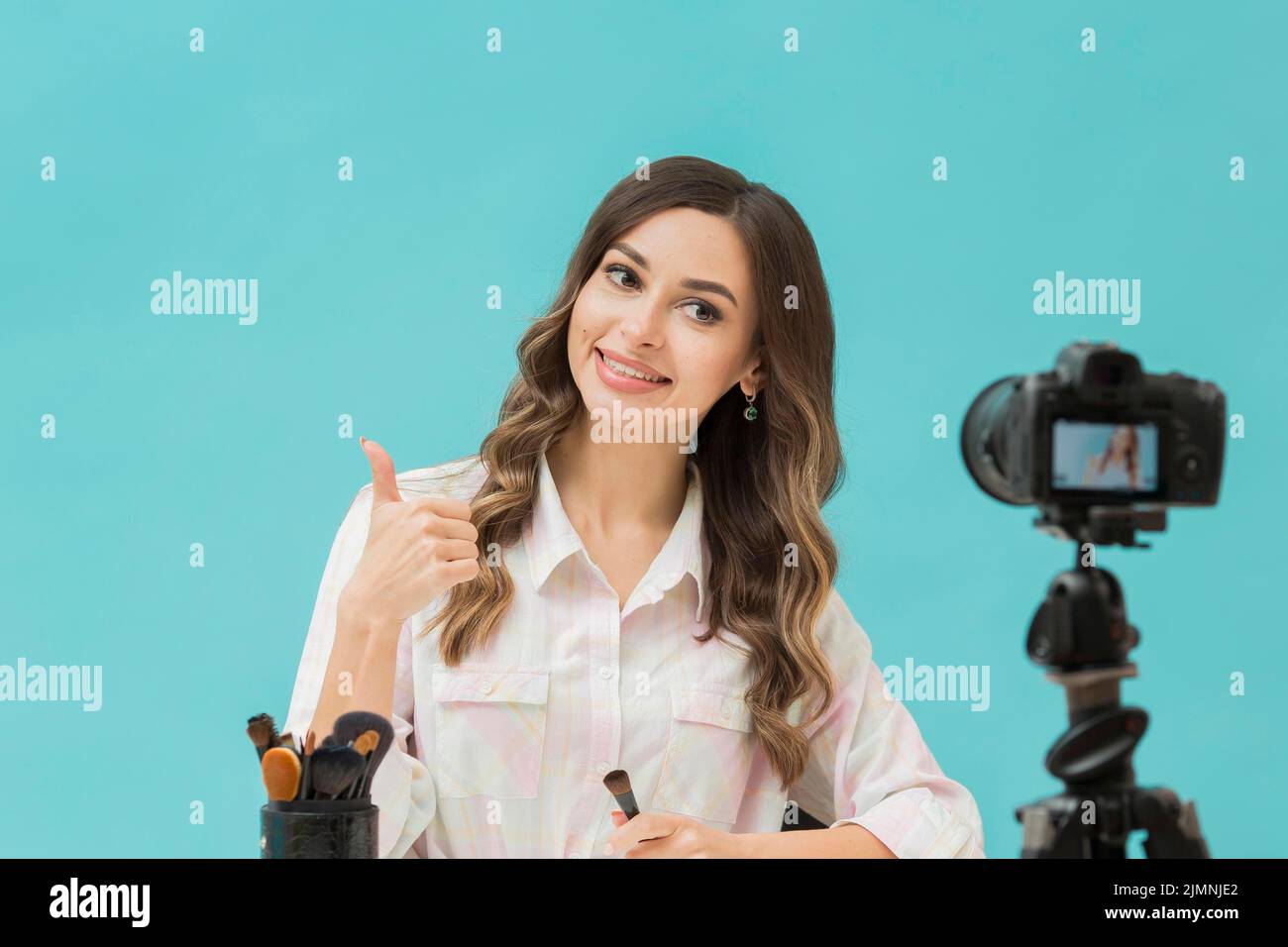Portrait video hi-res stock photography and images - Alamy