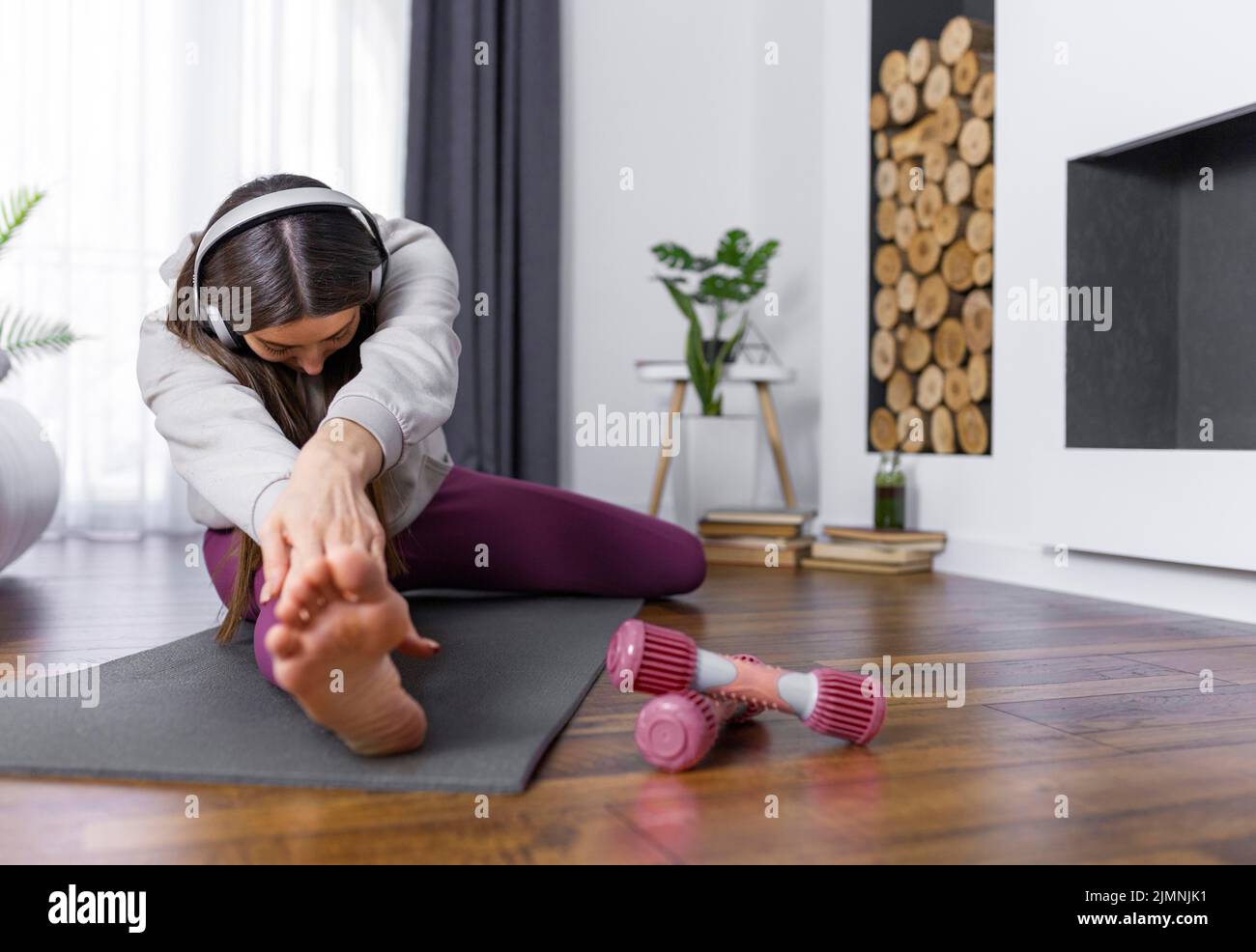 Full leg hi-res stock photography and images - Alamy