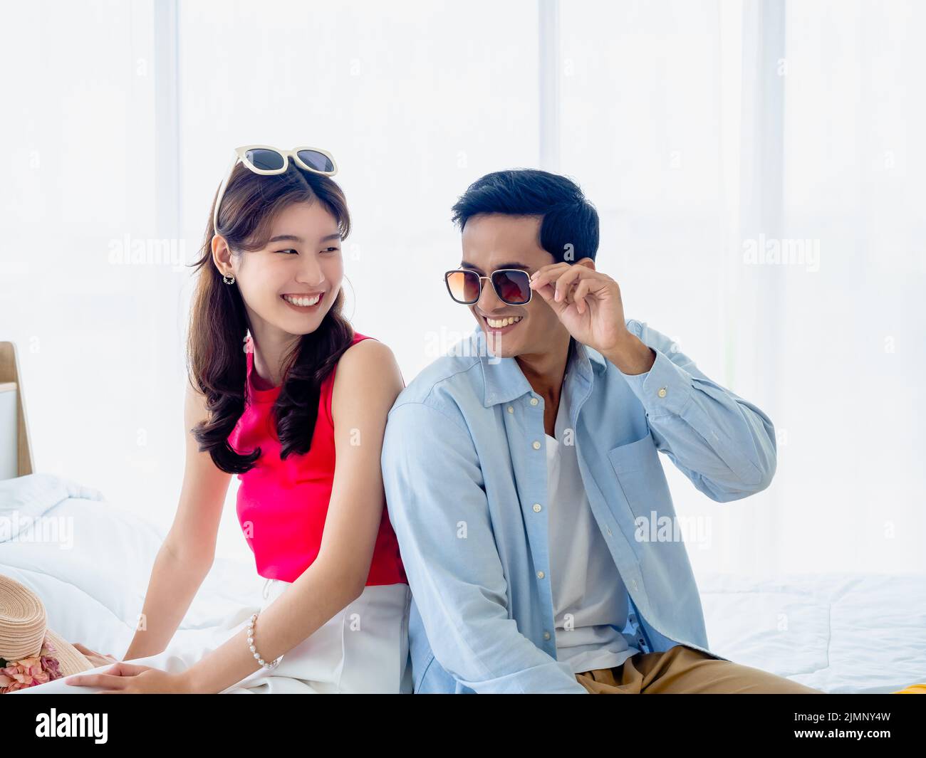 Family win win bed hi-res stock photography and images - Alamy