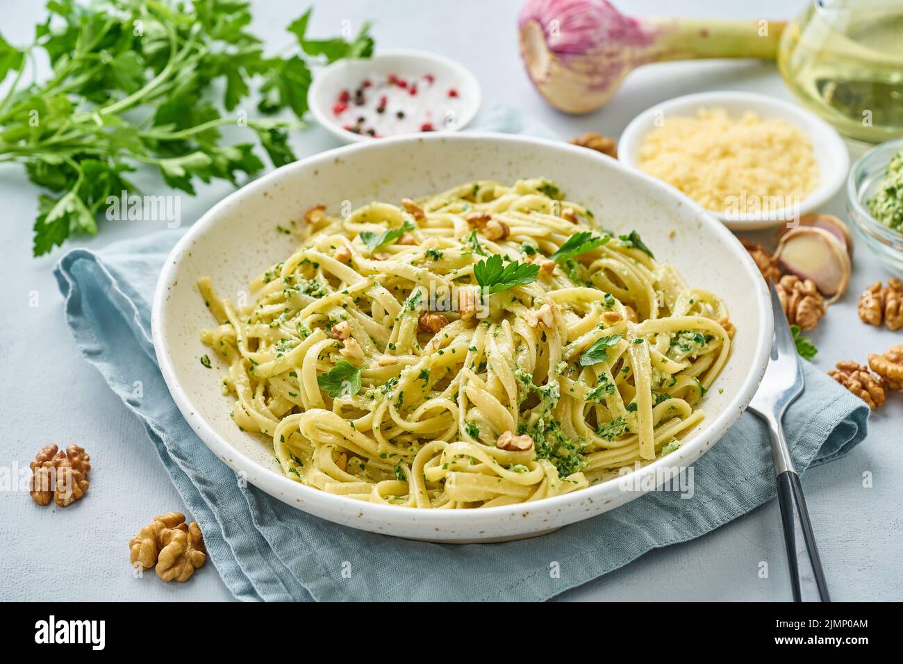 Step by step recipe. Pesto pasta, bavette with walnuts Stock Photo - Alamy