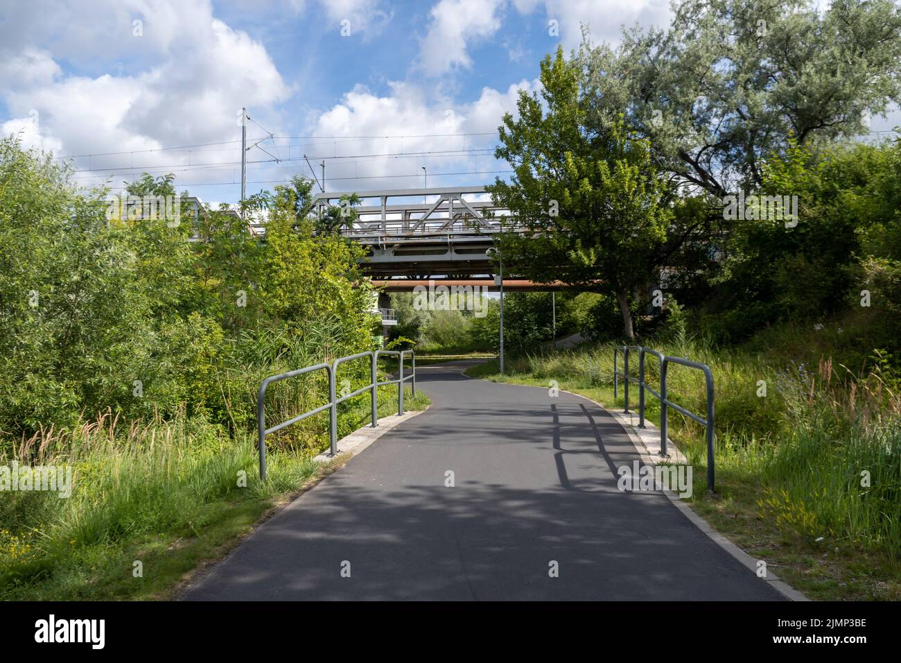 Greenery along river hi-res stock photography and images - Alamy