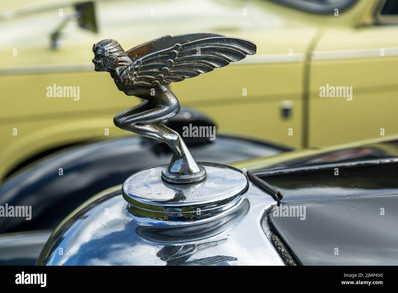 Bonnet mascot on a 1947 Riley RMA. Hebden Bridge Vintage Weekend 2022 ...