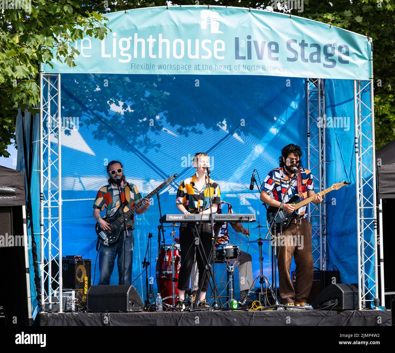 Entertain sunny hi-res stock photography and images - Alamy