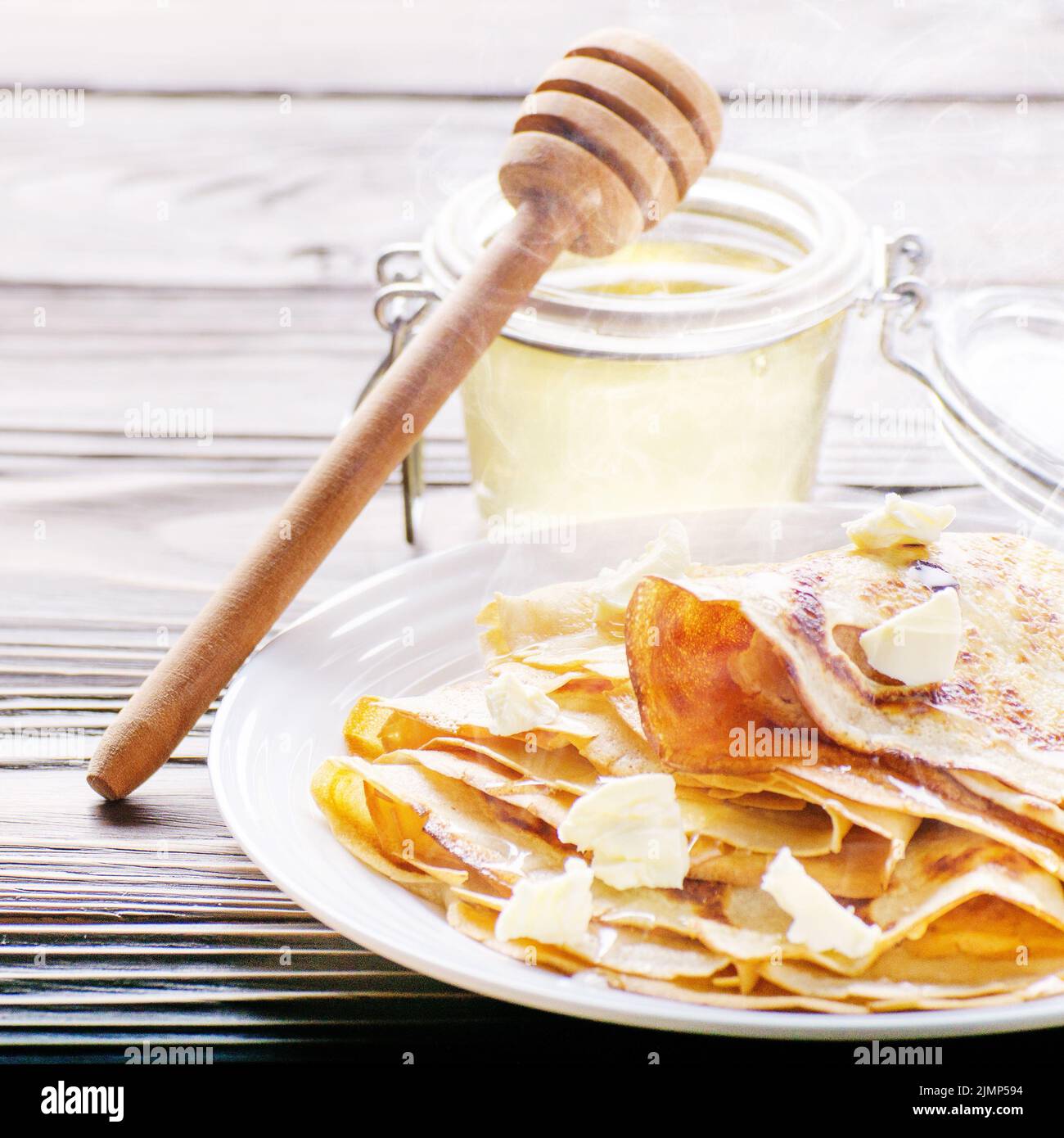 Making crepes kitchen hi-res stock photography and images - Alamy