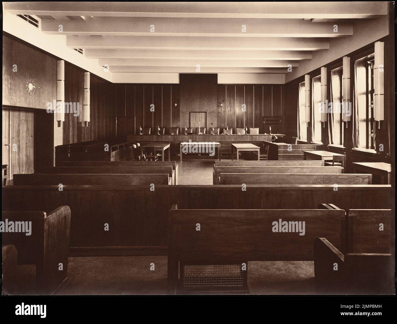 Court room jury hi-res stock photography and images - Alamy