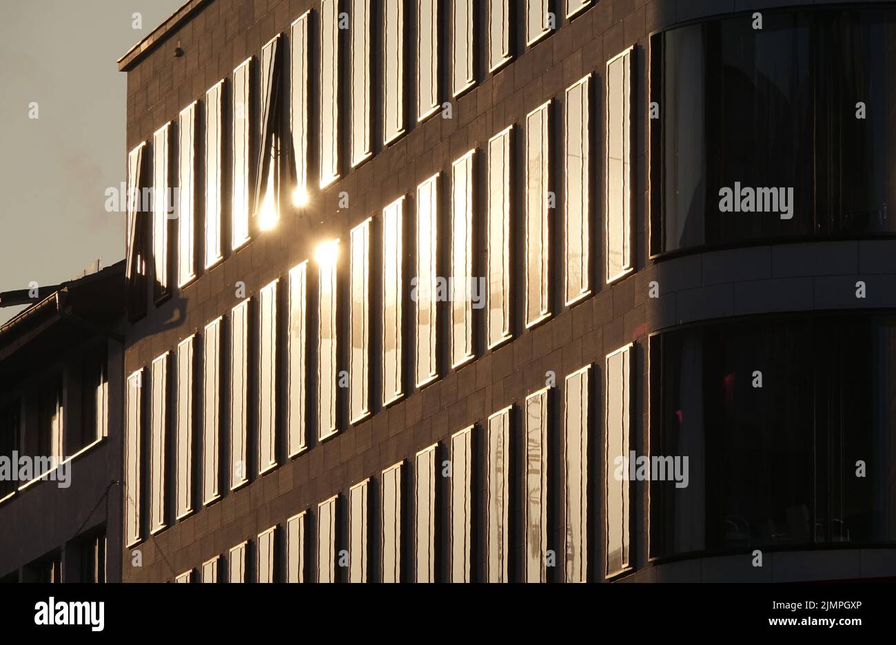 Sun on a skyscraper Stock Photo - Alamy