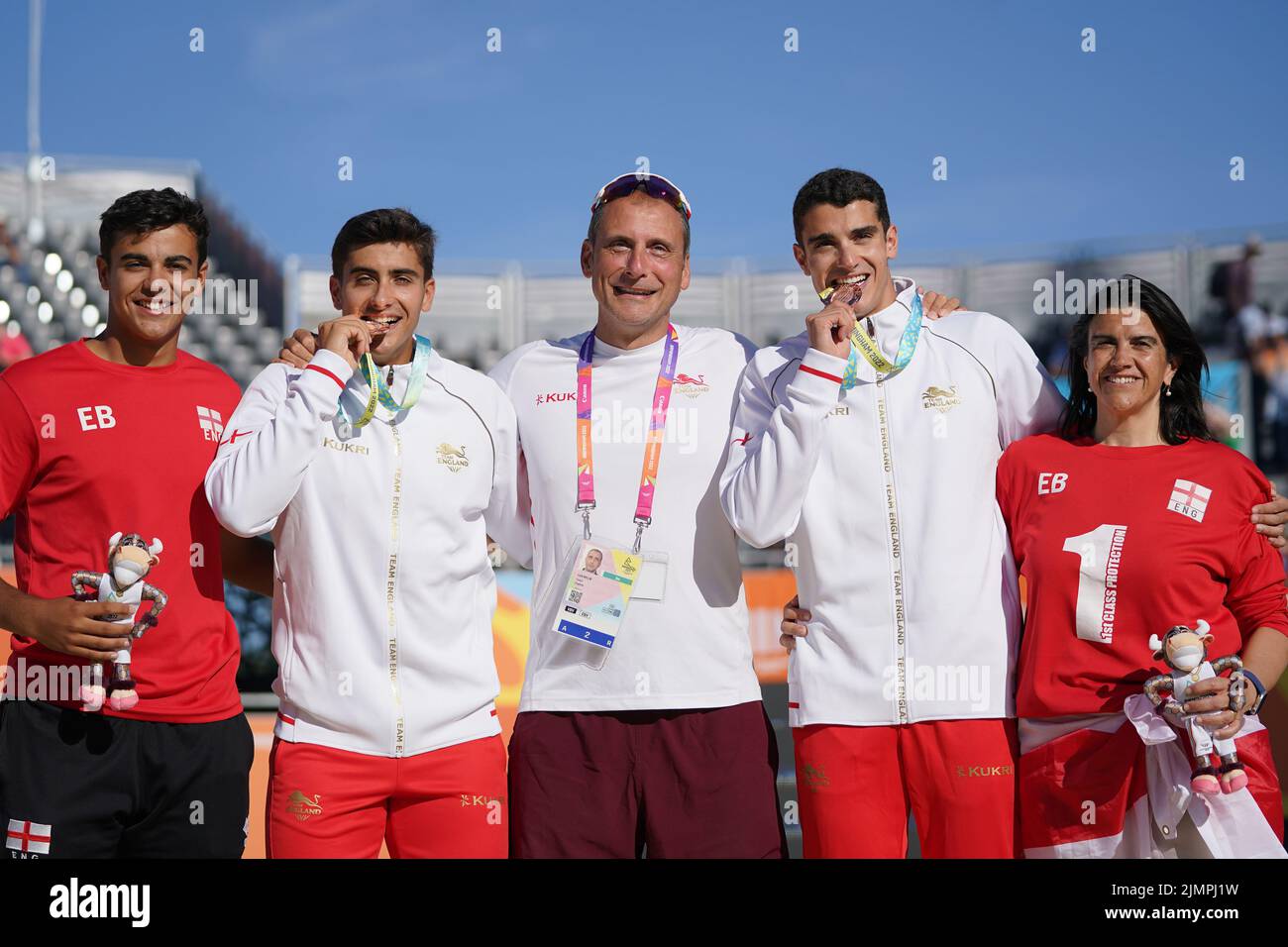 England's Joaquin Bello and Javier Bello (left) pose with their bronze ...