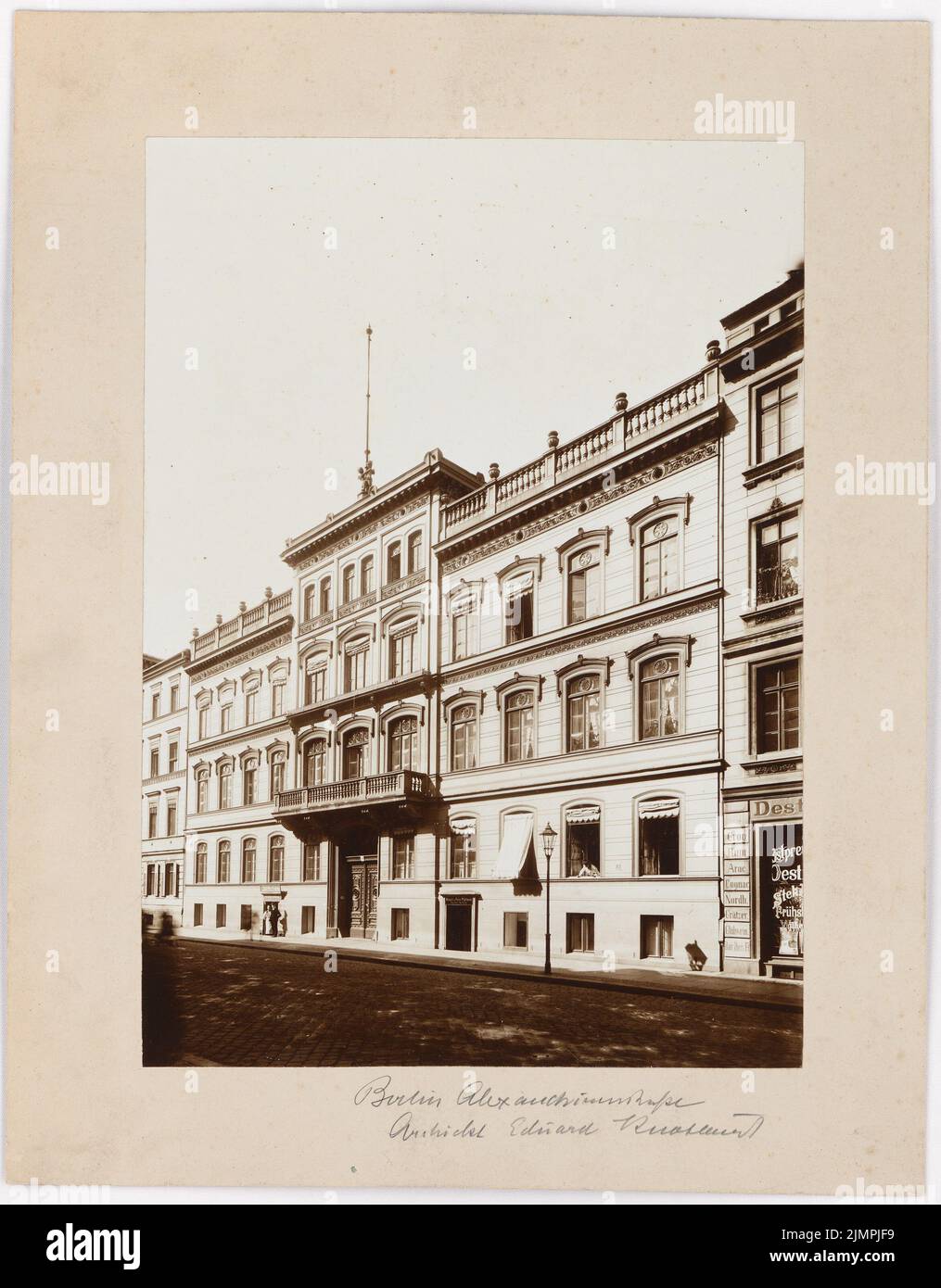 Blick auf das wohnhaus alexandrinenstrasse 89 hi-res stock photography ...