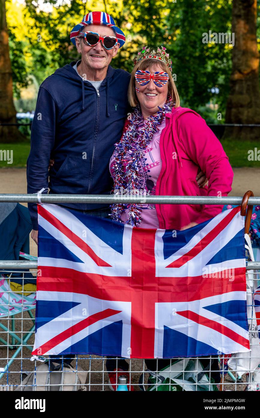 A Middle Aged Couple Camp Out Overnight In The Mall For A Good Vantage ...