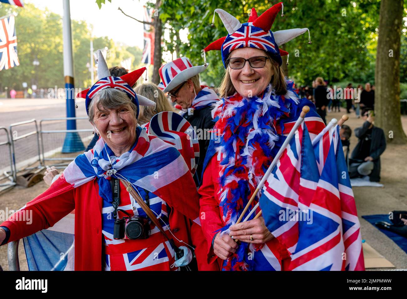 British People Arrive Early To Stand Along The Mall For A Good Vantage ...