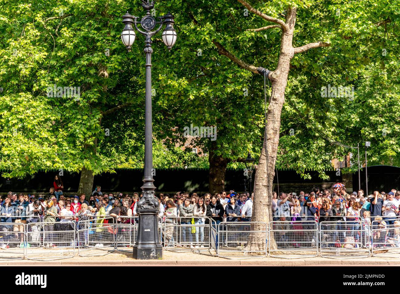 Spectators Line The Mall To Watch The Queen's Birthday Parade During ...