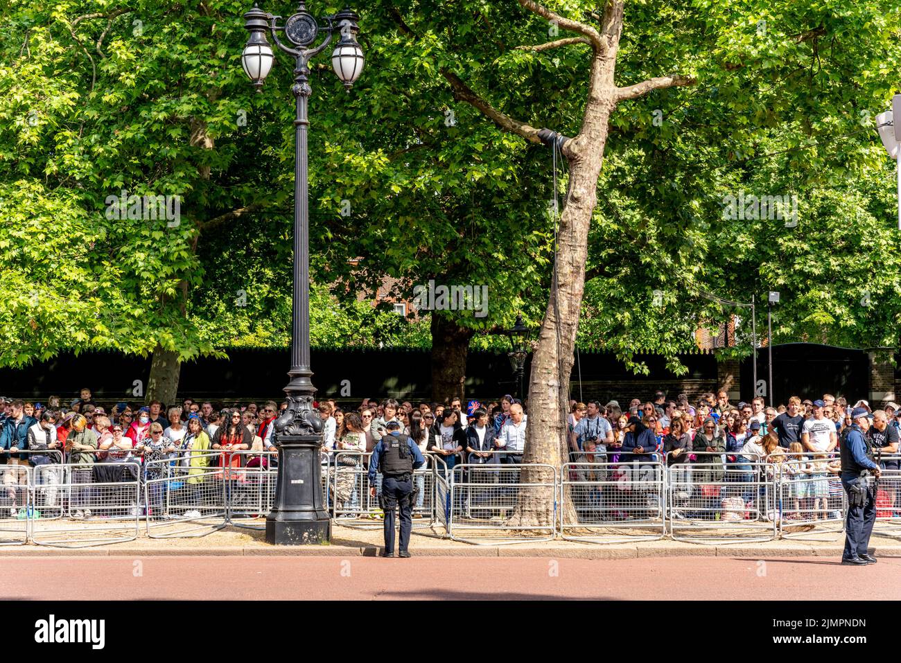 Spectators Line The Mall To Watch The Queen's Birthday Parade During ...