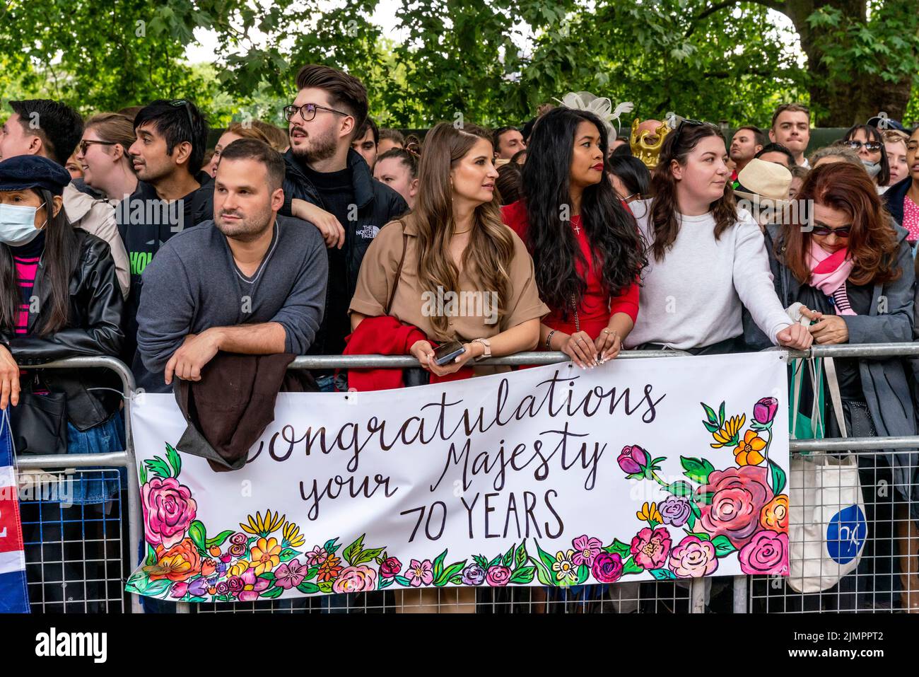 Queens platinum jubilee banner hi-res stock photography and images - Alamy