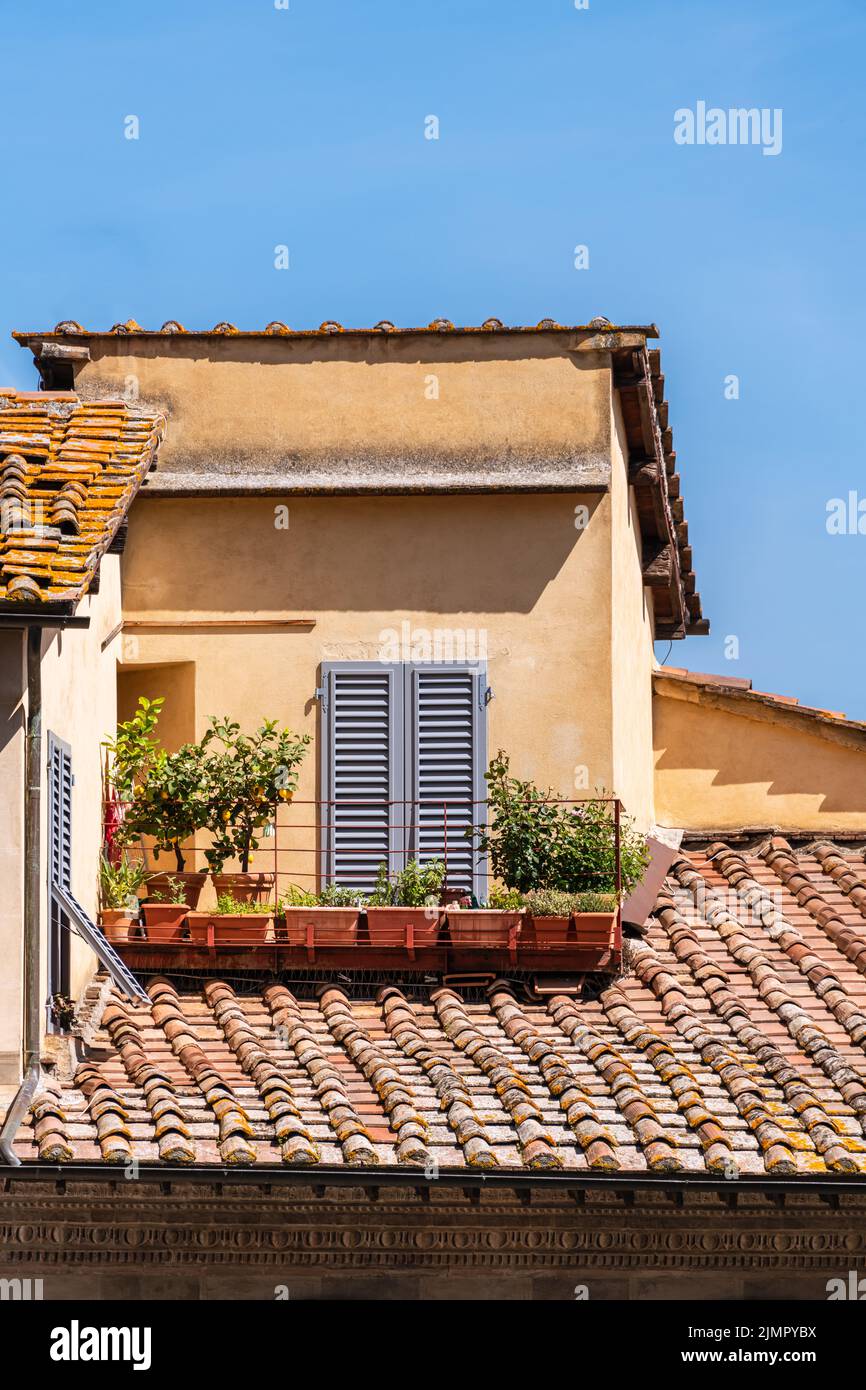 Vintage rooftop deck hi-res stock photography and images - Alamy