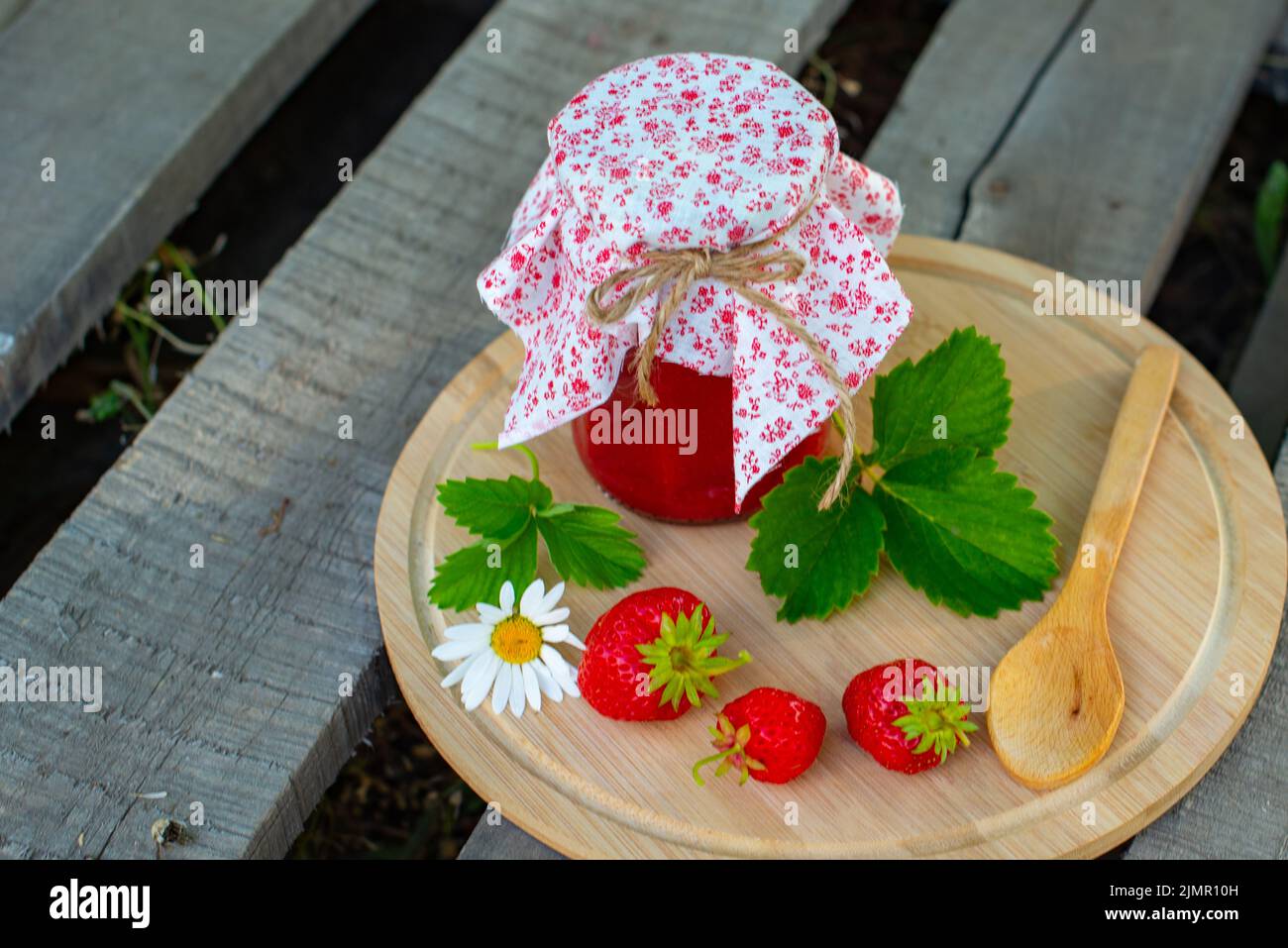 Green food stands hi-res stock photography and images - Alamy