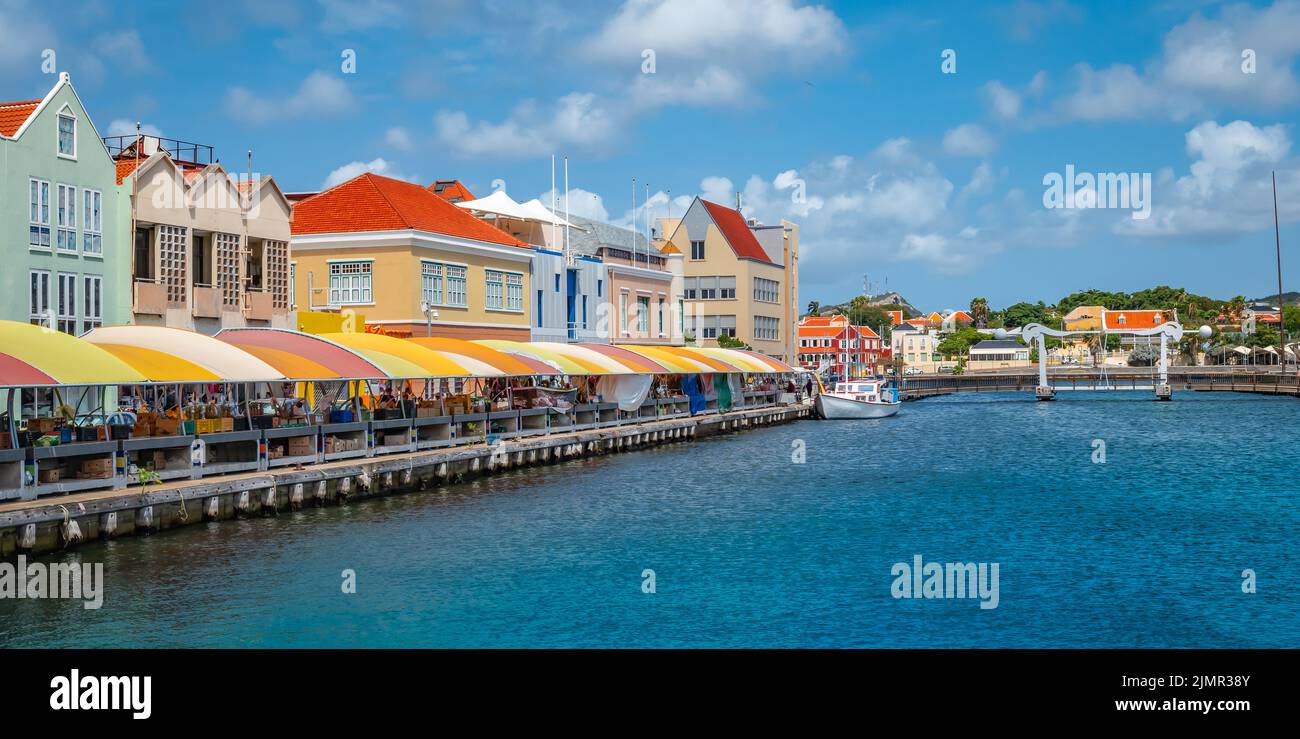 Local market in Punda, Willemstad, Curacao Stock Photo - Alamy