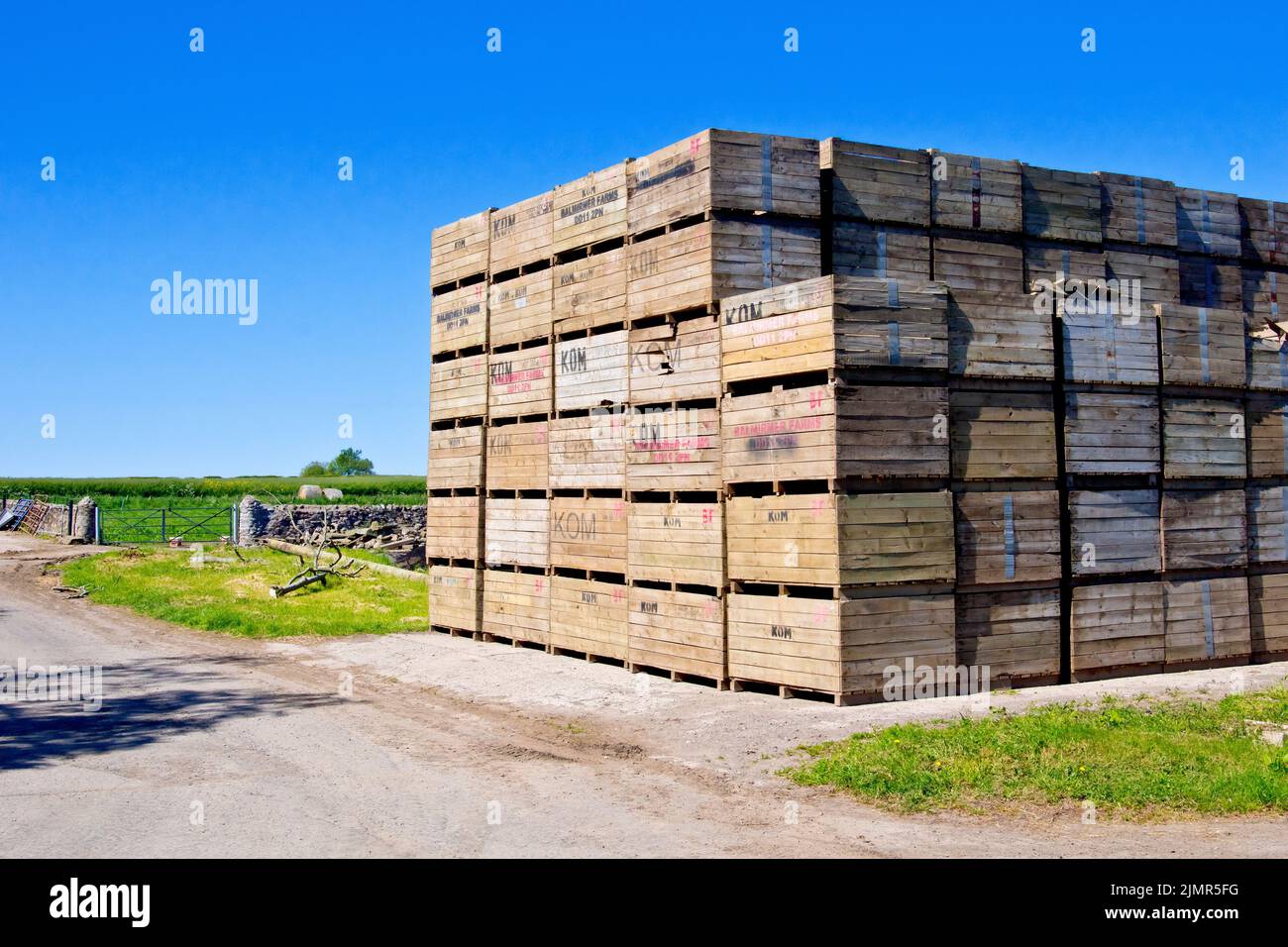 Stacked wooden crates hi-res stock photography and images - Alamy