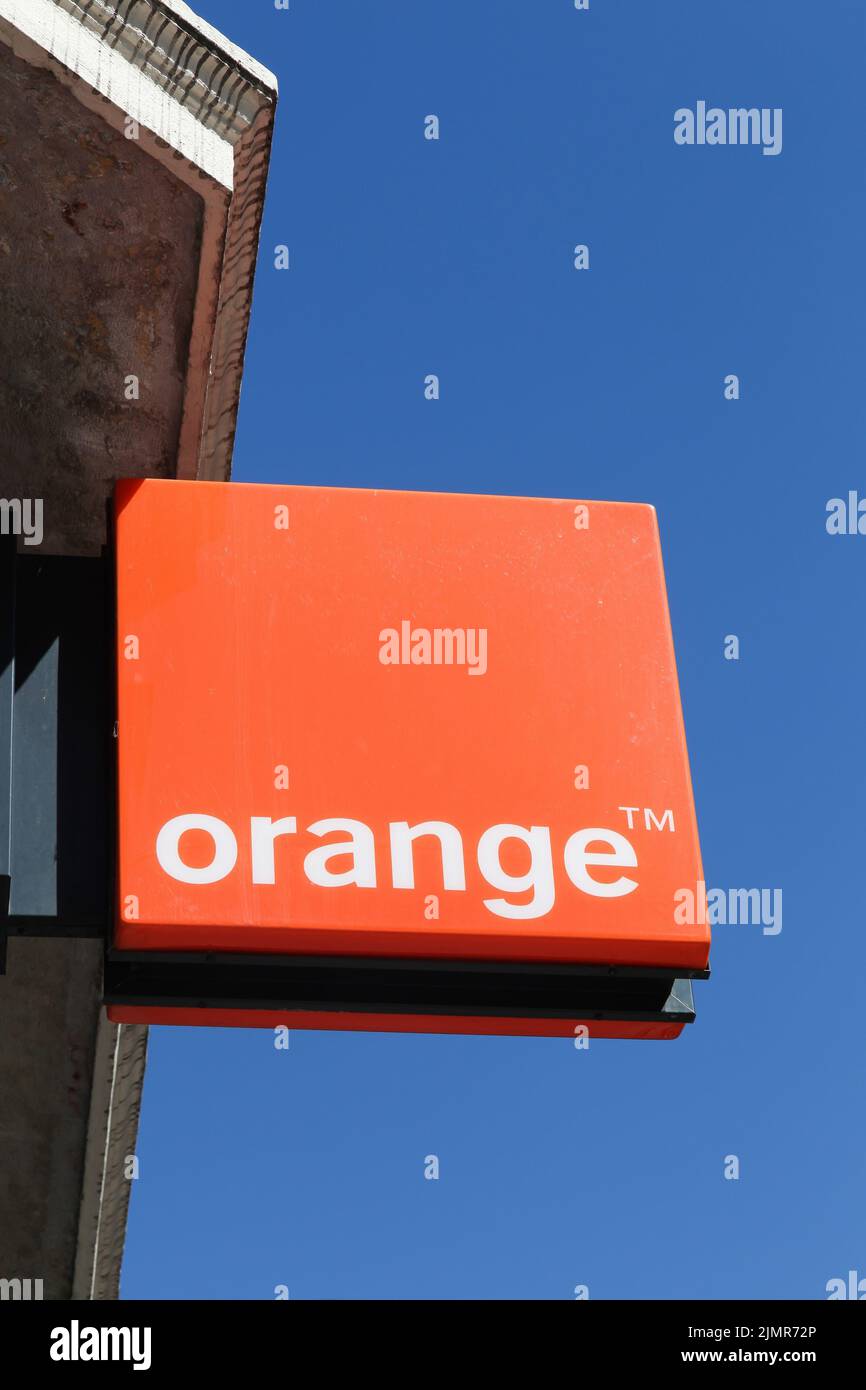 French multinational telecommunications hi-res stock photography and ...