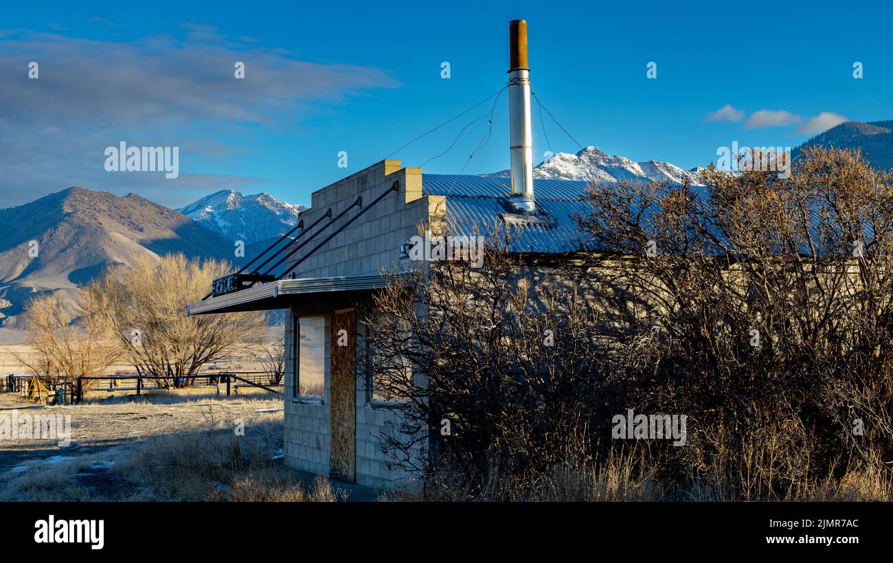 Rundown cafe hi-res stock photography and images - Alamy