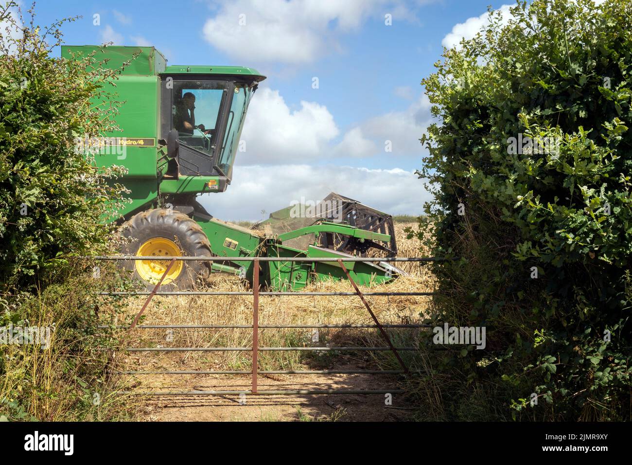 John deere 1177 combine harvester hi-res stock photography and images ...