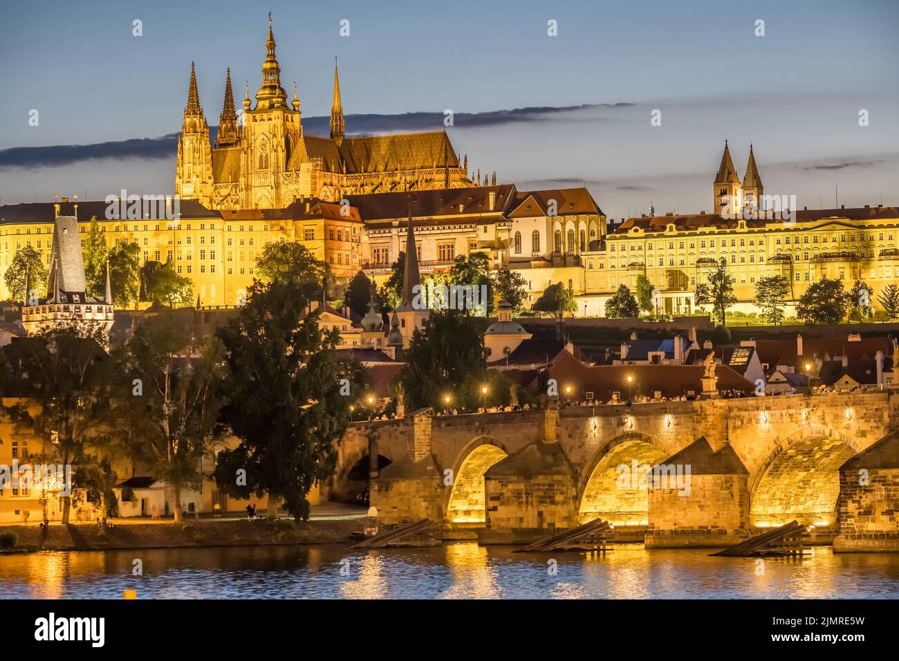 Charles bridge and the Prague castle at night, Czech Republic Stock ...