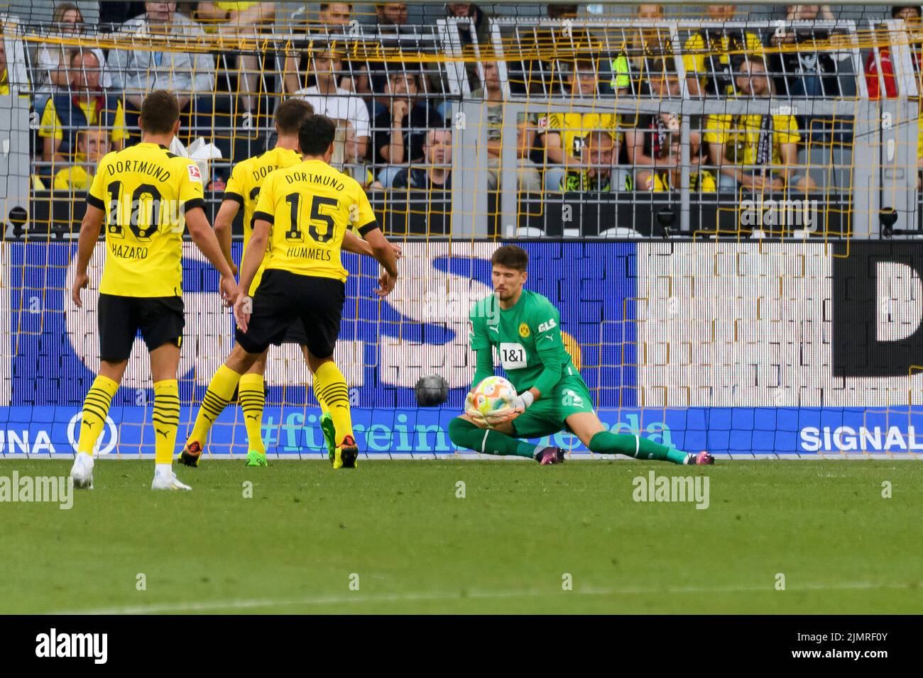 goalwart Gregor KOBEL (DO) catches the ball, action, soccer 1st ...