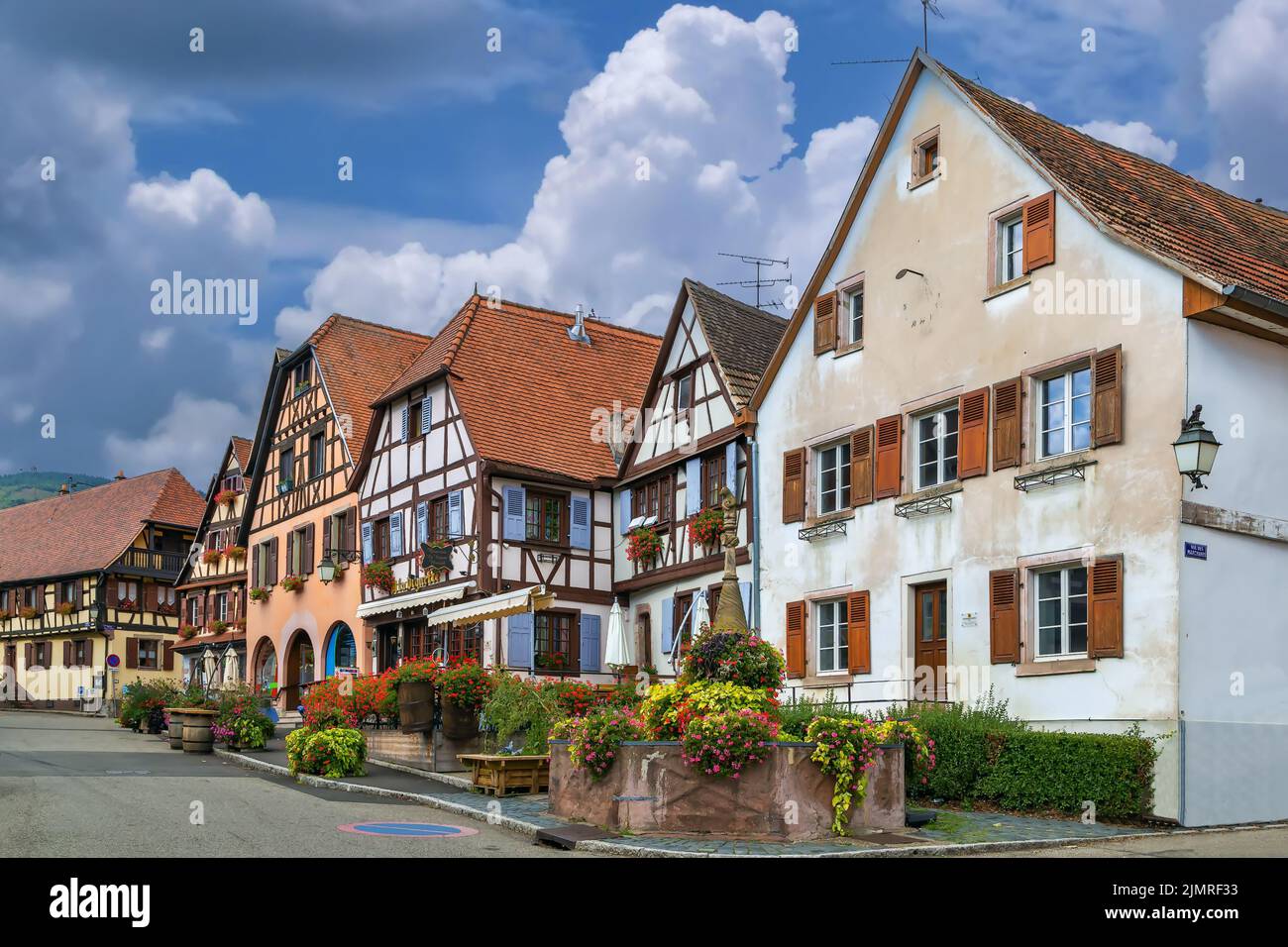 Market Square in Dambach-la-Ville, Alsace, France Stock Photo - Alamy