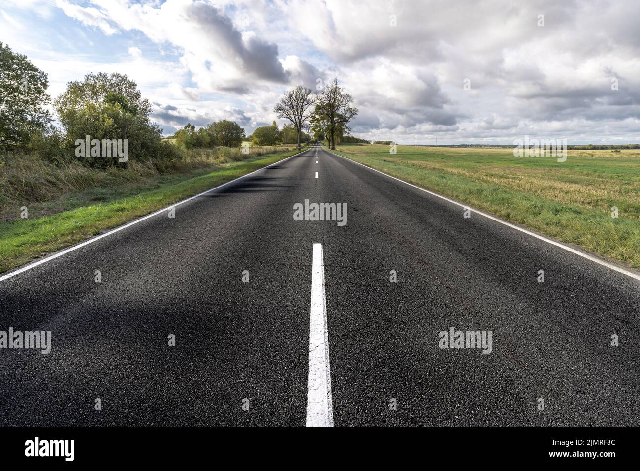 Blue road markings hi-res stock photography and images - Alamy