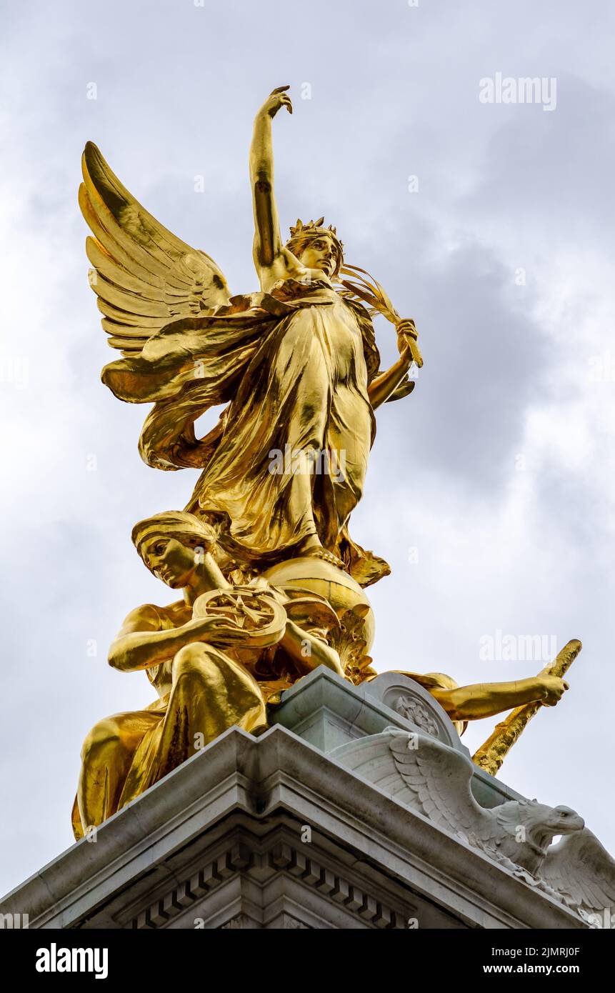 London, United Kingdom: The Victoria Memorial is a monument to Queen ...