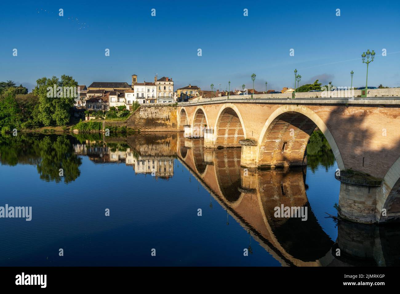Bergerac river dordogne bridge hi-res stock photography and images - Alamy