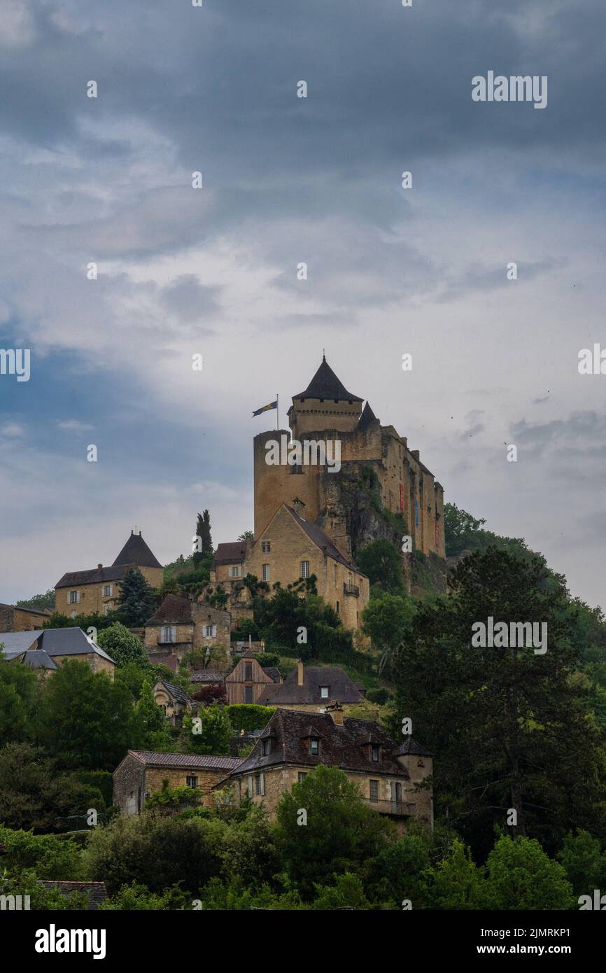 Vertical view of the castle in Castelnaud-la-Chapelle in the Dordogne ...