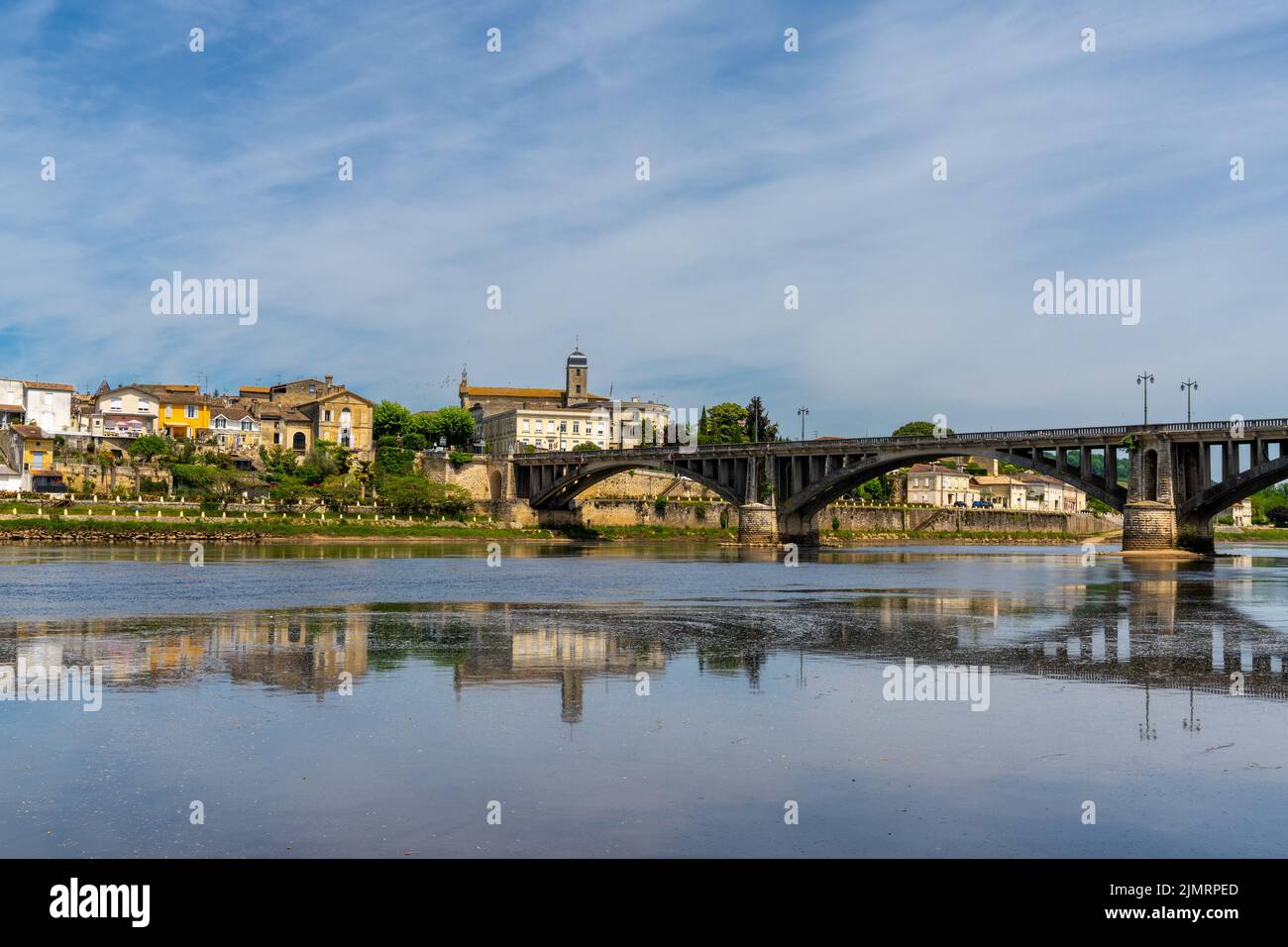 Bergerac river dordogne bridge hi-res stock photography and images - Alamy