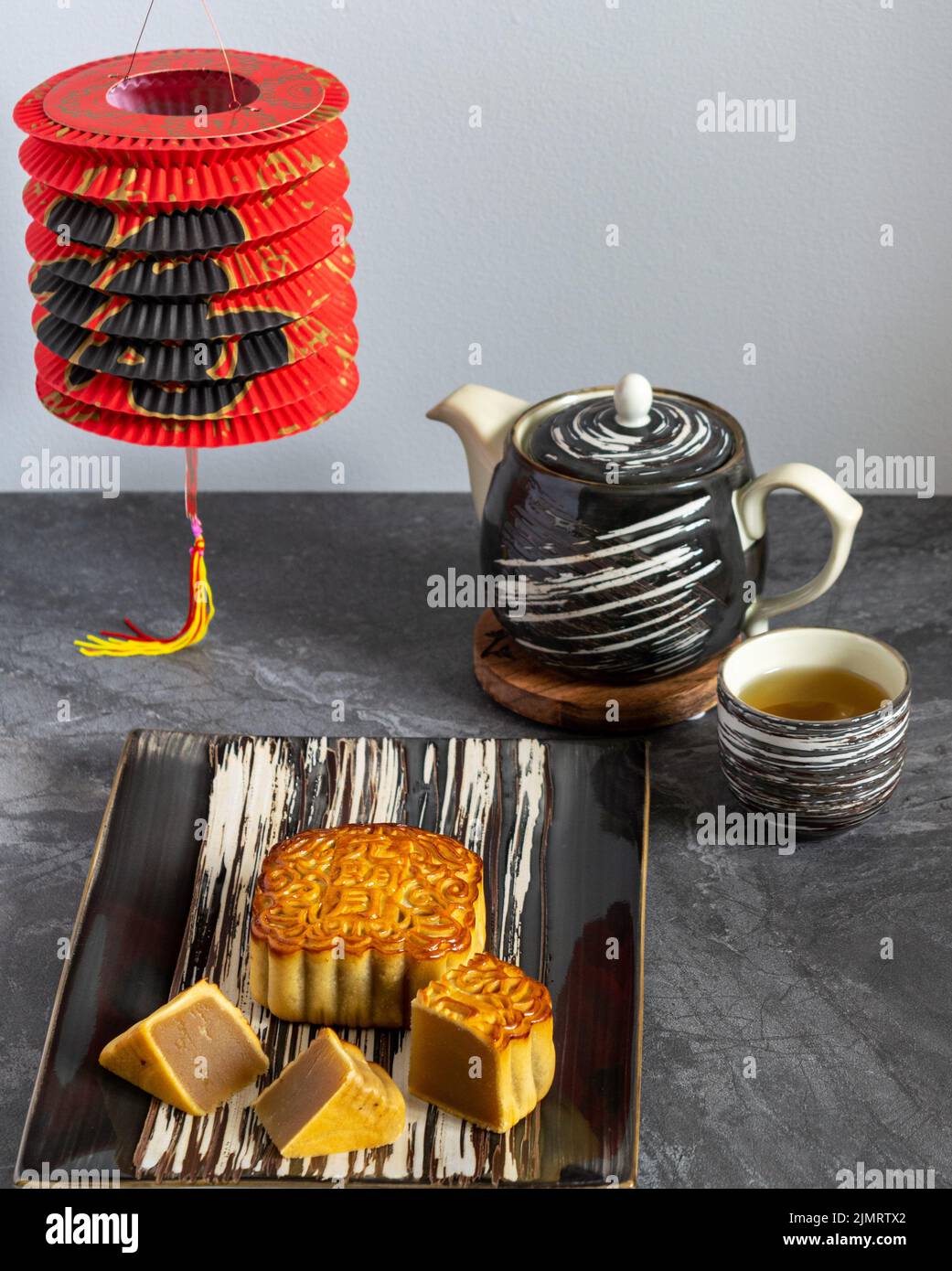 Mid autumn festival mooncakes hi-res stock photography and images - Alamy